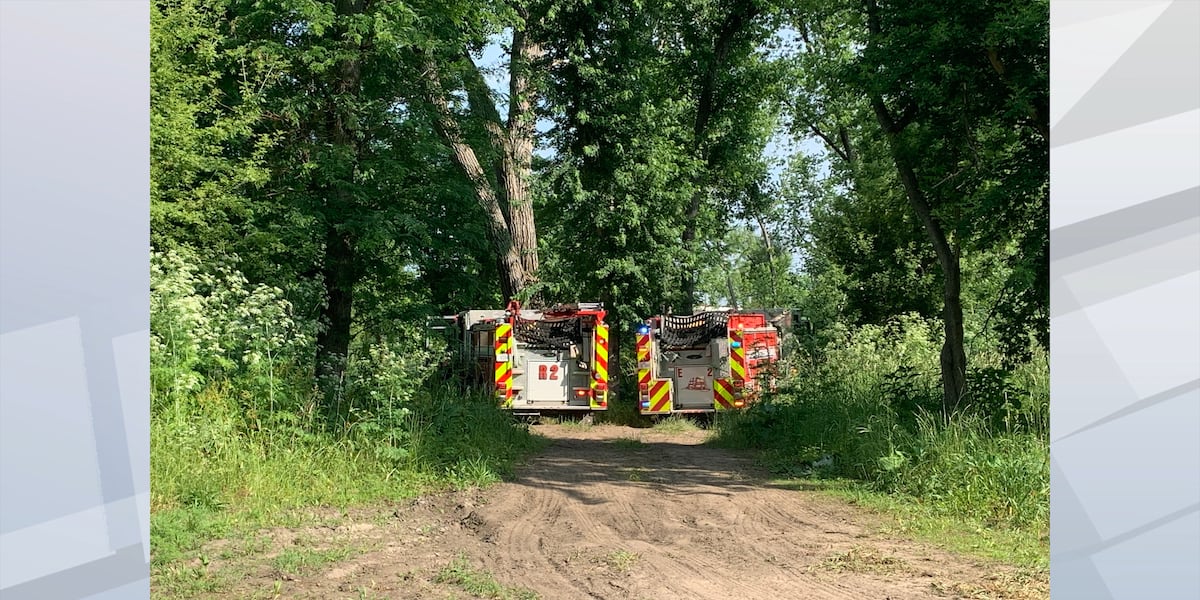 Crews extinguish vehicle fire near Prairie Creek Crews extinguish vehicle fire near Prairie Creek